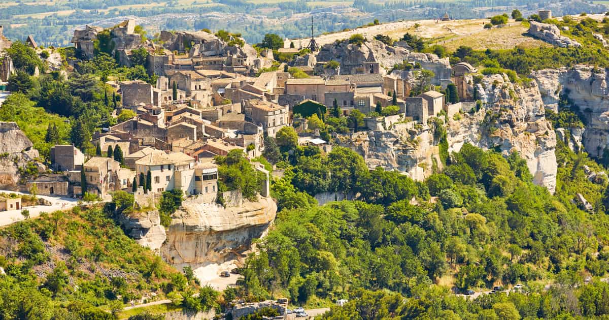 Discover mountain villages in Provence: 5 quiet places with far ...