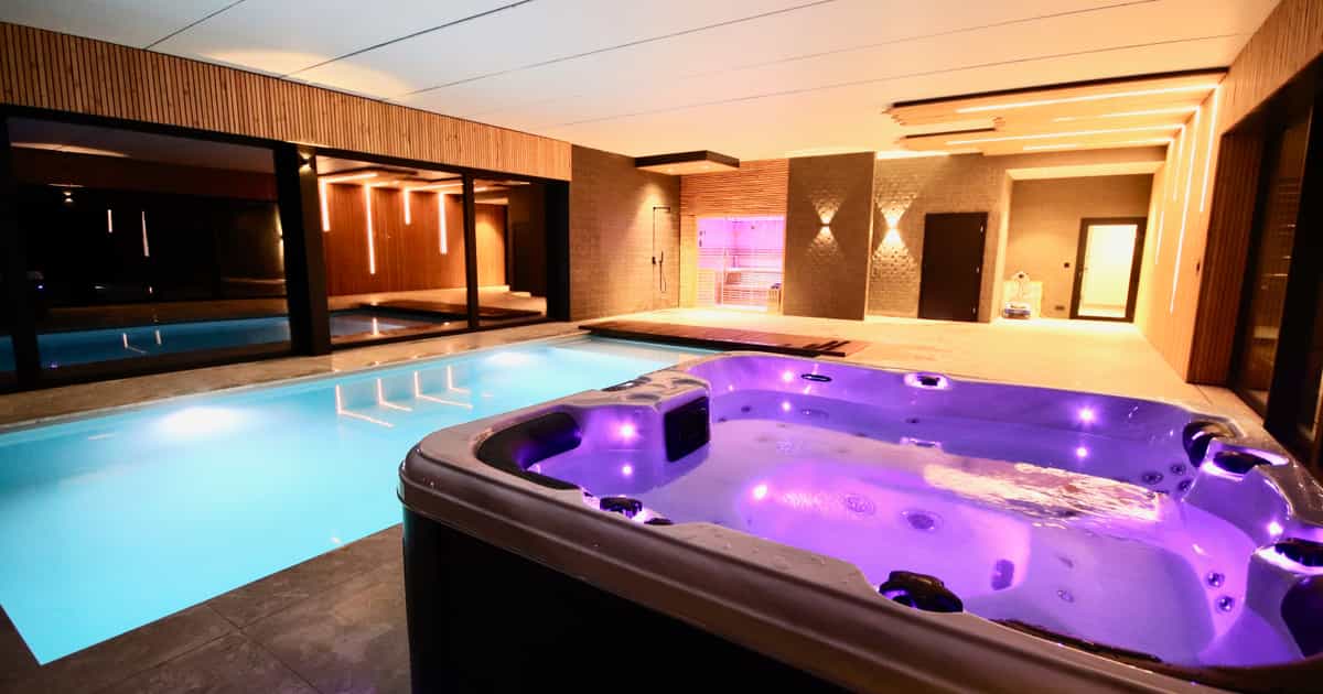 Vakantiehuizen in ng-i-lao-d-ng-2024-hai-c-ng-l-n-b-t-tay-cung-phat-tri-n | samengesteld door ...