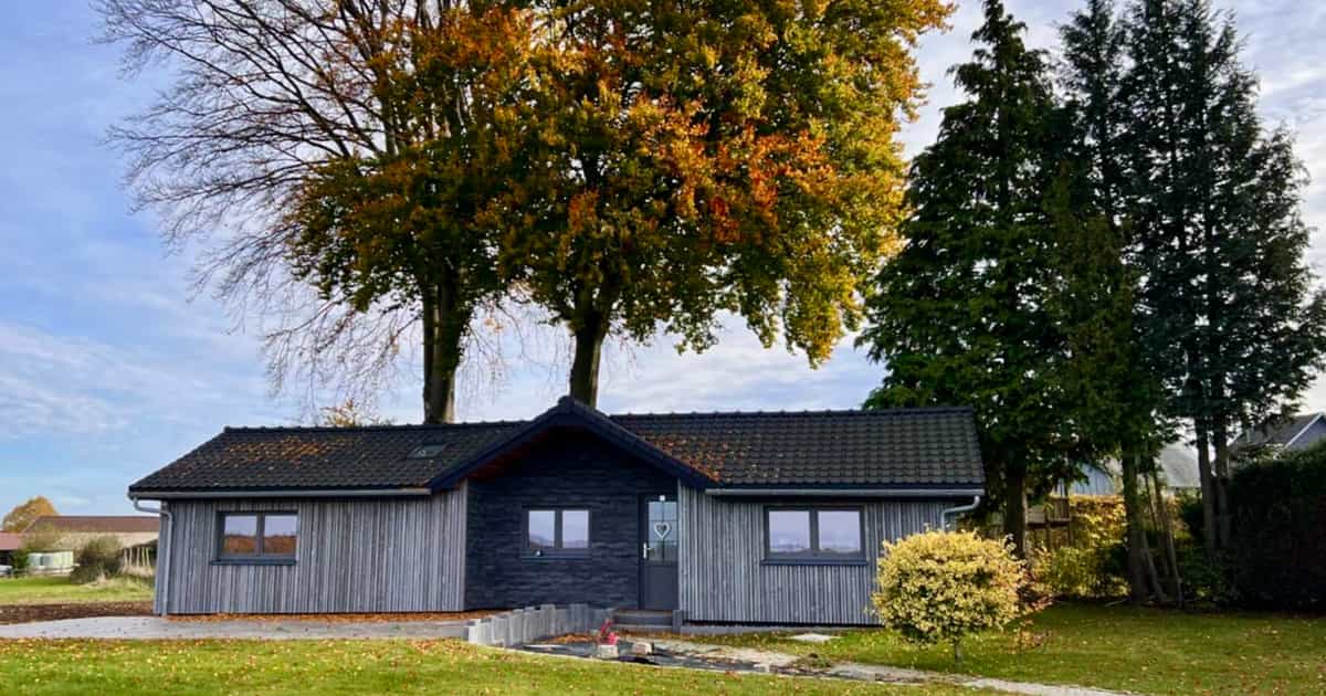 Vakantiehuizen in manteau-de-pluie-generic-jaune-impermeable-leger ...